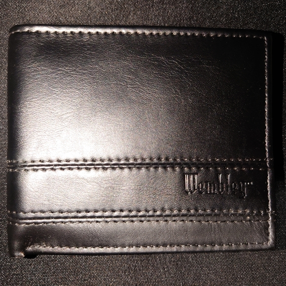 Wembley | Accessories | New Wembley Bifold Wallet | Poshmark